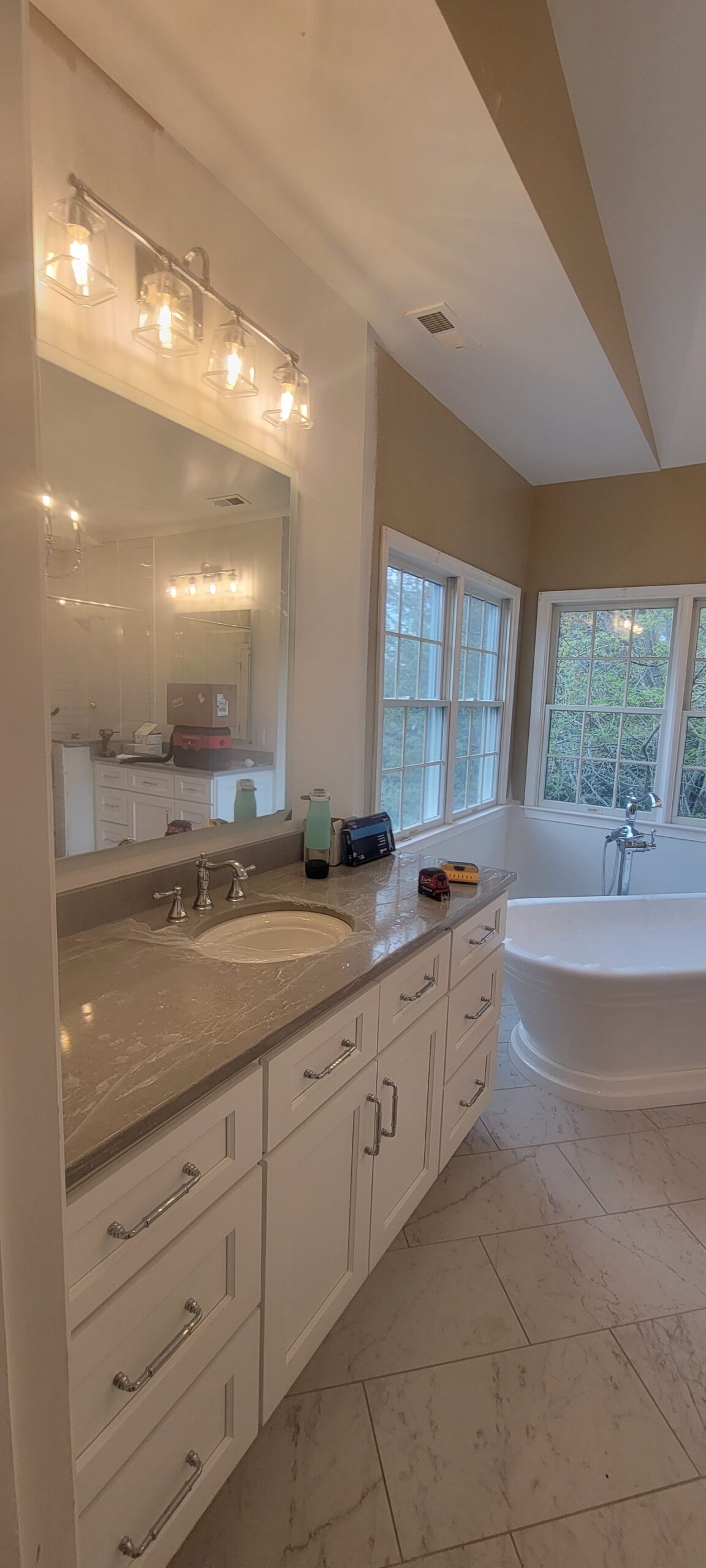 Small Bathroom Remodel Ideas for Absolute Renovation
